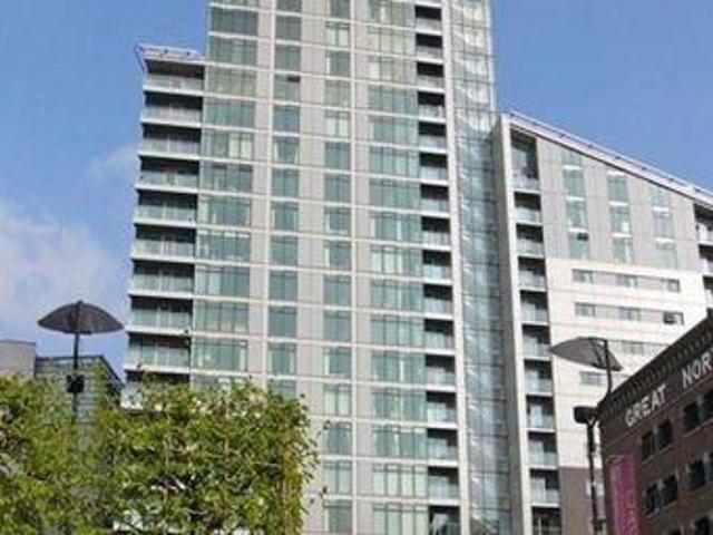 2 Bedrooms Flat for rent in Watson Street, Manchester M3