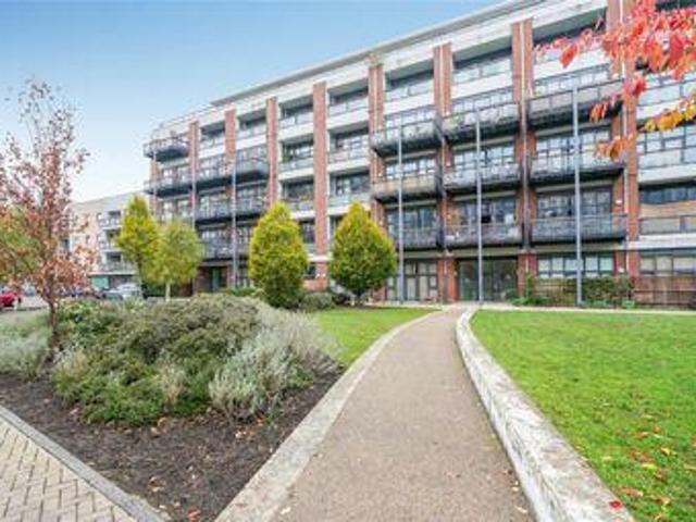 2 Bedrooms Flat for rent in Watt Court, Warple Way, Acton W3