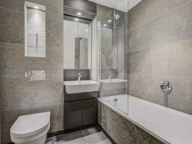 2 Bedrooms Flat for rent in Watteau Square, Croydon CR0