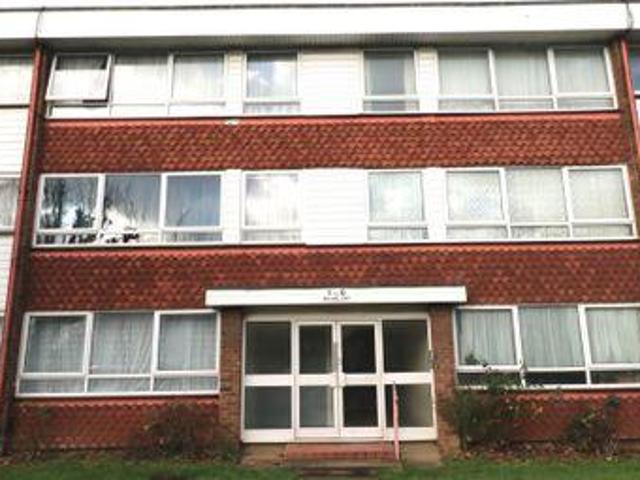 2 Bedrooms Flat for rent in Waylands Court, Staines Road, Ilford, Essex IG1