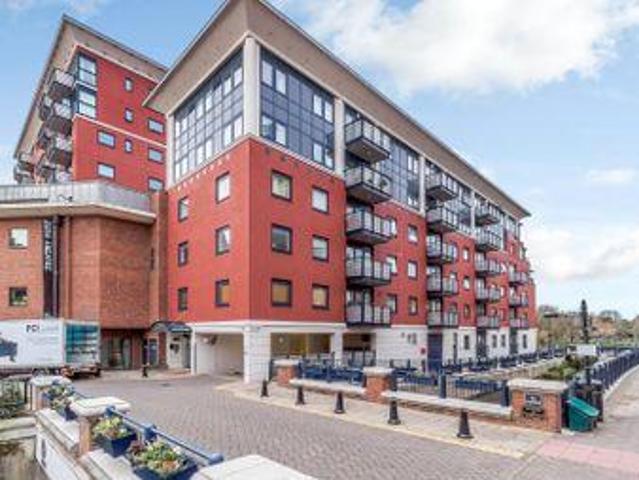2 Bedrooms Flat for rent in Wadbrook Street, Kingston Upon Thames KT1
