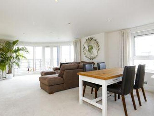2 Bedrooms Flat for rent in Wadbrook Street, Kingston Upon Thames KT1