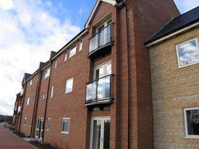 2 Bedrooms Flat for rent in Wagstaff Way, Olney MK46