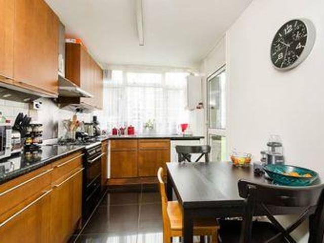 2 Bedrooms Flat for rent in Wainford Close, London SW19