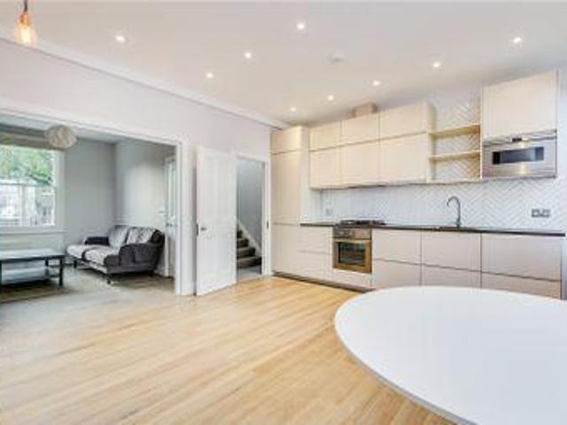 2 Bedrooms Flat for rent in Waldemar Avenue, London SW6
