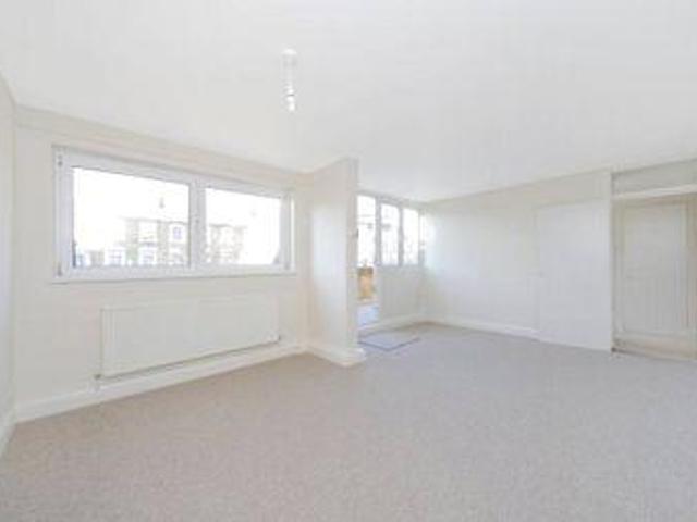 2 Bedrooms Flat for rent in Walham Green Court, London SW6