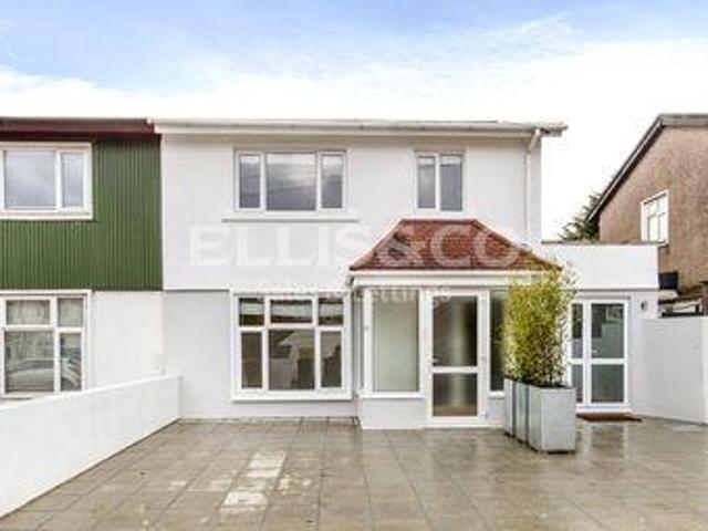 2 Bedrooms Flat for rent in Wallcote Avenue, London NW2