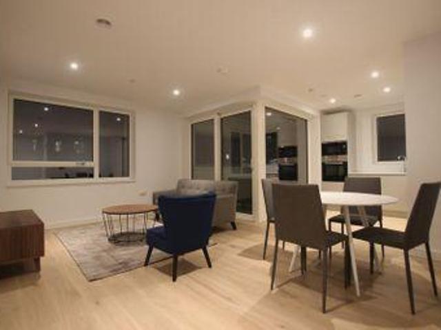 2 Bedrooms Flat for rent in Walworth Road, London SE17