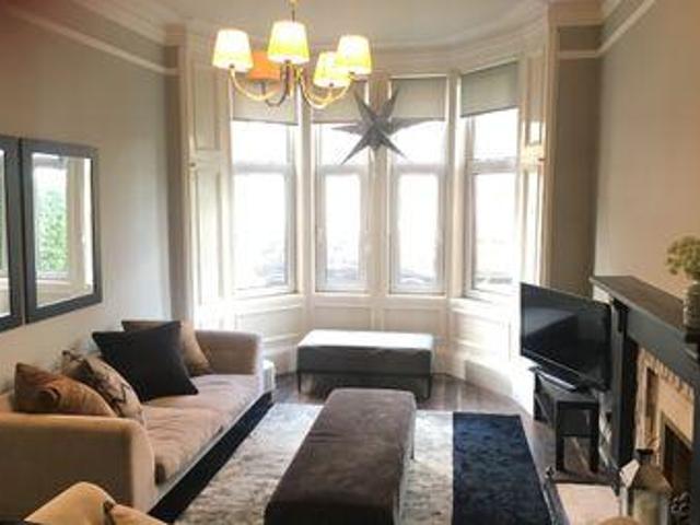 2 Bedrooms Flat for rent in Walton Street, Shawlands, Glasgow G41