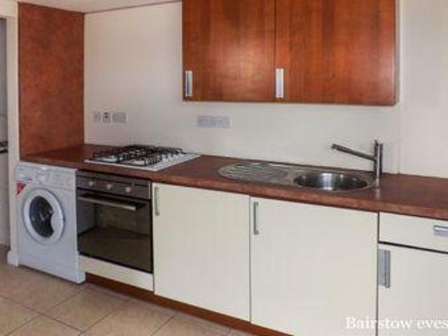 2 Bedrooms Flat for rent in Waltham Road, Woodford Green IG8