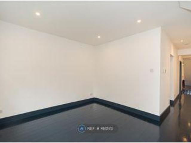 2 Bedrooms Flat for rent in Walthamstow, London E17