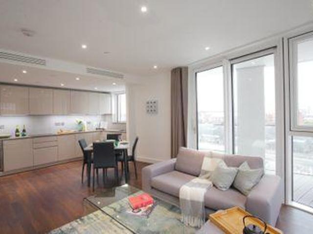 2 Bedrooms Flat for rent in Wandsworth Road, London SW8