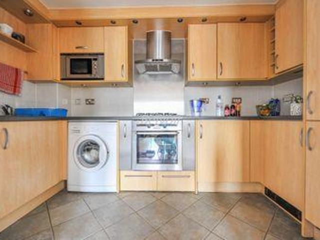 2 Bedrooms Flat for rent in Wardbrook Road, Kingston Upon Thames KT1