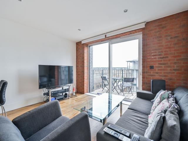2 Bedrooms Flat for Rent in WAREHOUSE COURT, MAJOR DRAPER STREET | Foxtons