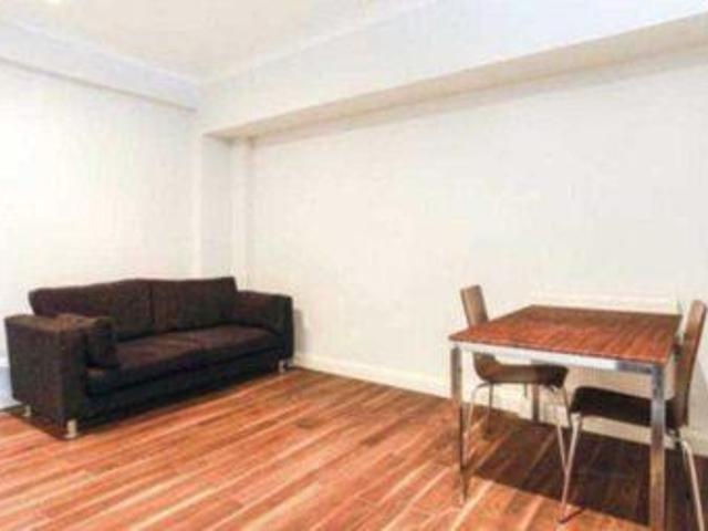2 Bedrooms Flat for rent in Warren Court, Euston Road, London NW1