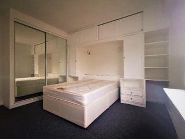 2 Bedrooms Flat for rent in Warren Court, Euston Road, London NW1