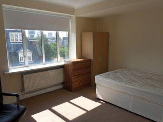 2 Bedrooms Flat for rent in Warren Court, Euston Road, London NW1