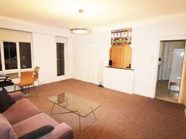2 Bedrooms Flat for rent in Warren Court, Euston Road, London NW1