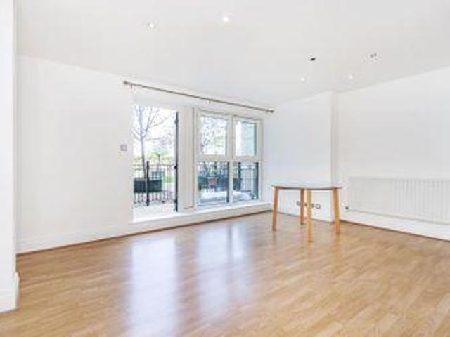 2 Bedrooms Flat for rent in Warren House, Beckford Close, Kensington, London W14
