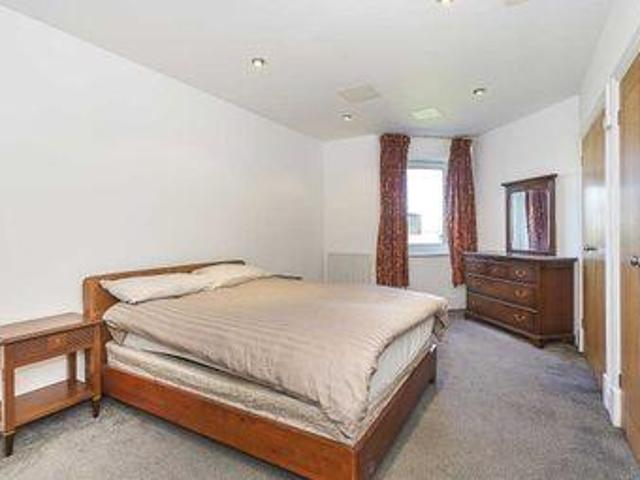 2 Bedrooms Flat for rent in Warren House, Beckford Close, Kensington, London W14