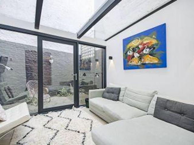 2 Bedrooms Flat for rent in Warwick Avenue, Little Venice W9