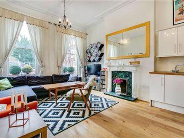 2 Bedrooms Flat for rent in Warwick Road, Earls Court, London SW5