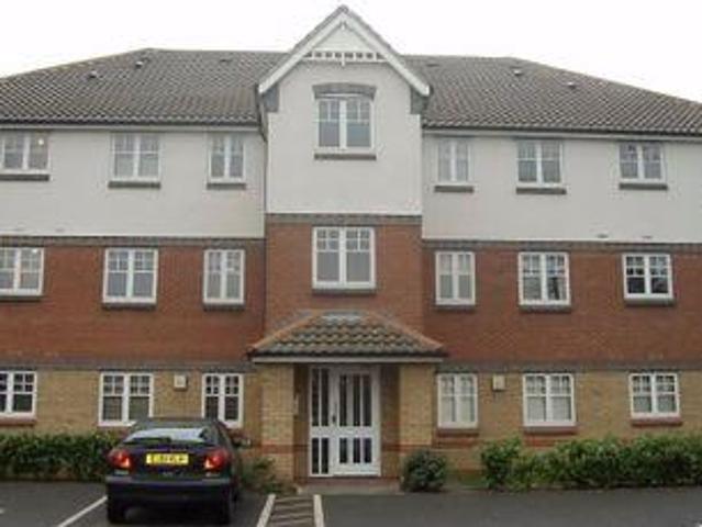 2 Bedrooms Flat for rent in Warwick Road, West Drayton UB7