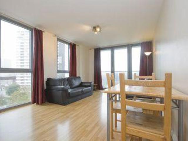 2 Bedrooms Flat for rent in Warton Road, London E15