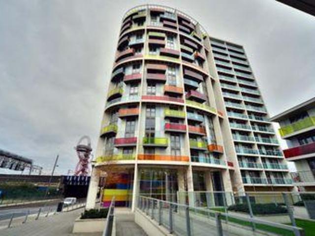 2 Bedrooms Flat for rent in Warton Road, London E15