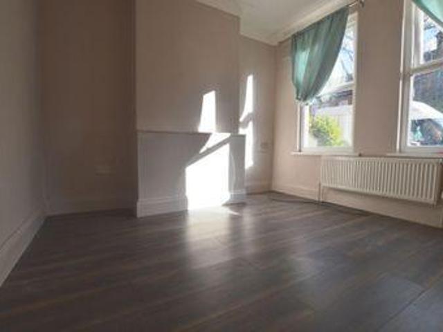 2 Bedrooms Flat for rent in Wetherden Street, Walthamstow E17
