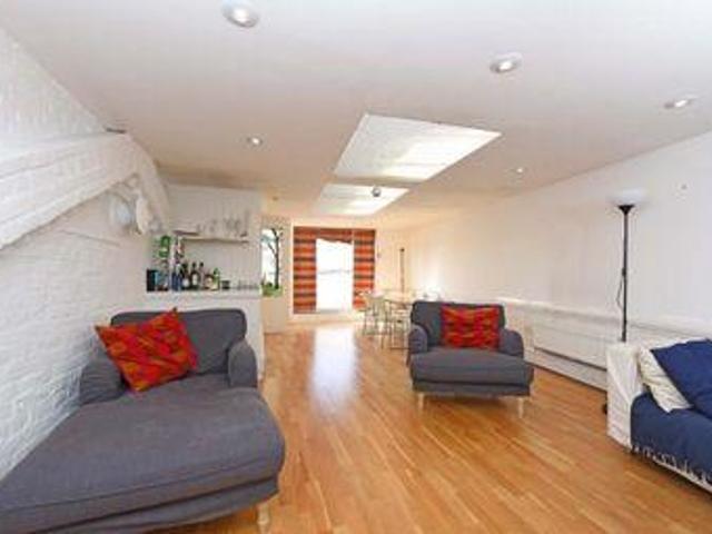 2 Bedrooms Flat for rent in Webb´s Road, London SW11