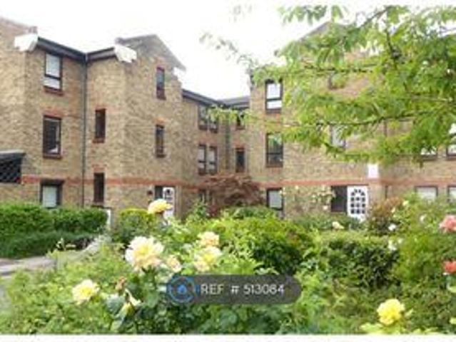 2 Bedrooms Flat for rent in Wedmore Gardens, London N19