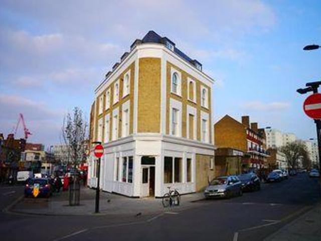 2 Bedrooms Flat for rent in Well Street, Hackney, London E9