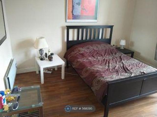 2 Bedrooms Flat for rent in Well Street, Paisley PA1