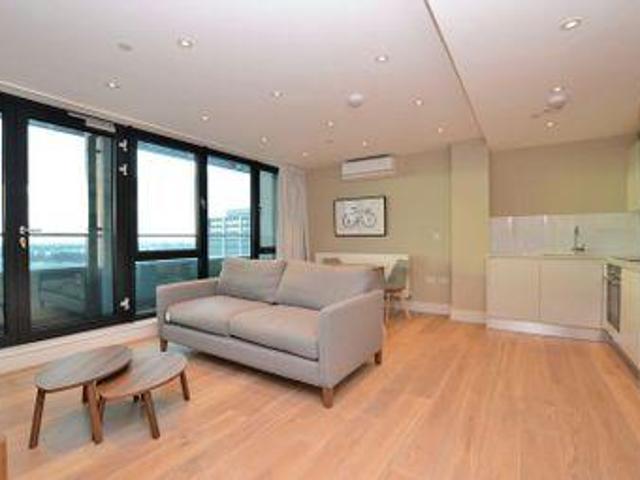 2 Bedrooms Flat for rent in Wellesley Road, Croydon CR0