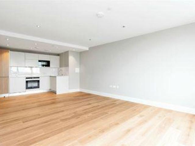 2 Bedrooms Flat for rent in Wellesley Road, Croydon CR0
