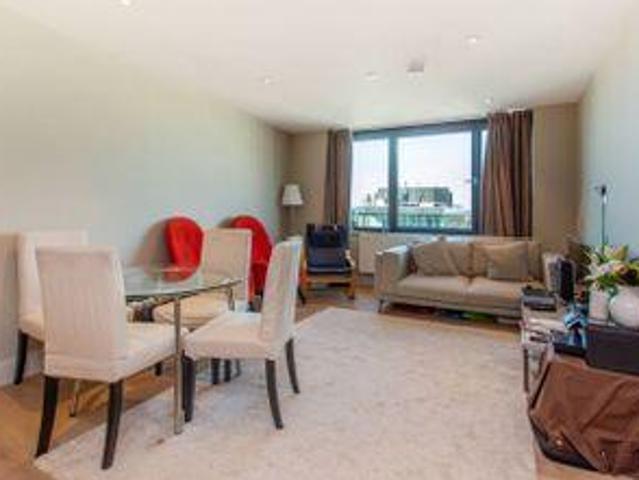 2 Bedrooms Flat for rent in Wellesley Road, East Croydon CR0