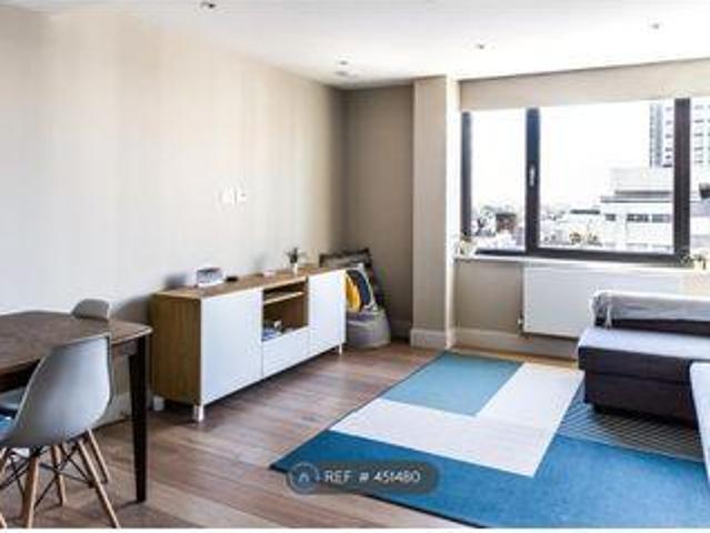 2 Bedrooms Flat for rent in Wellesley Road, East Croydon CR0