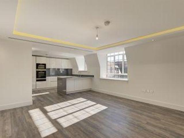 2 Bedrooms Flat for rent in Wellgarth Road, London NW11