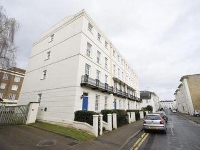 2 Bedrooms Flat for rent in Wellington Street, Cheltenham GL50