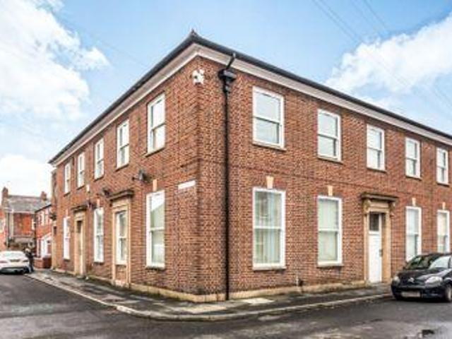 2 Bedrooms Flat for rent in Wellington Street, Failsworth, Manchester M35