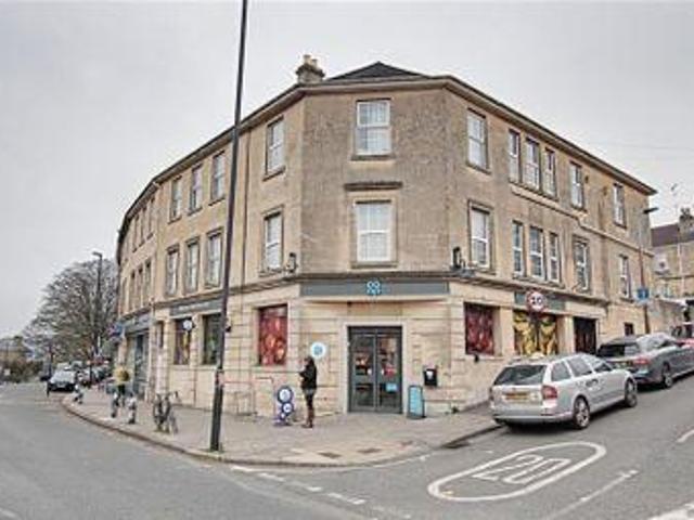 2 Bedrooms Flat for rent in Wellsway, Bath BA2