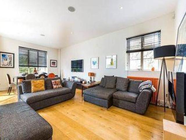 2 Bedrooms Flat for rent in Wells Rise, London NW8