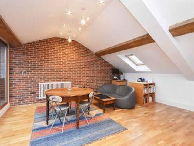 2 Bedrooms Flat for rent in Welmar Mews, London SW4