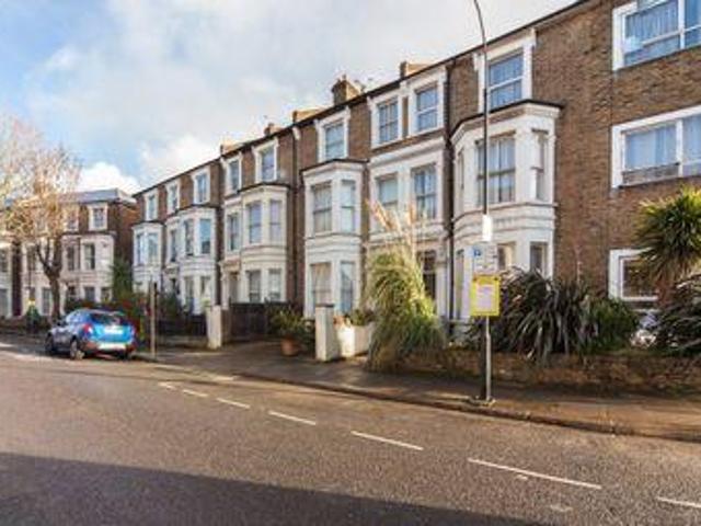 2 Bedrooms Flat for rent in Weltje Road, London W6