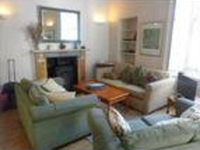 2 Bedrooms Flat for rent in West Bow, Old Town, Edinburgh EH1