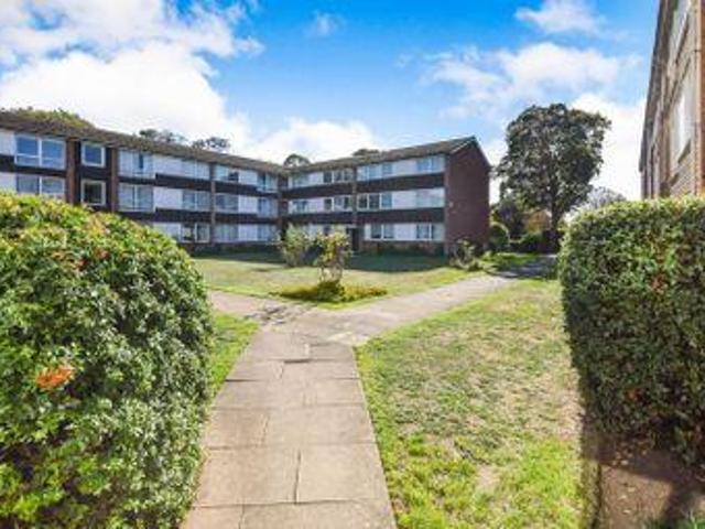 2 Bedrooms Flat for rent in West Court, Goldington Green, Bedford MK41