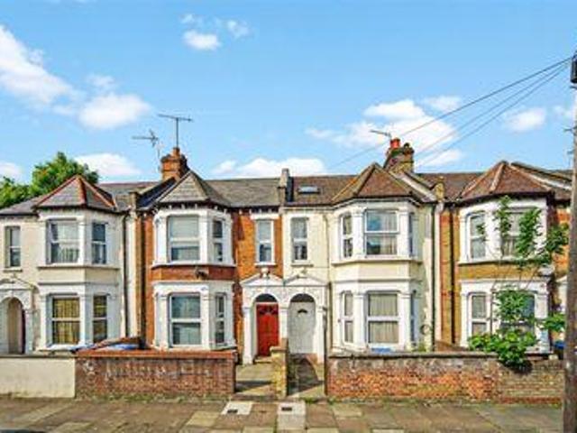 2 Bedrooms Flat for rent in West Ella Road, London NW10