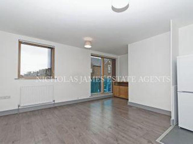 2 Bedrooms Flat for rent in West Green Road, London N15
