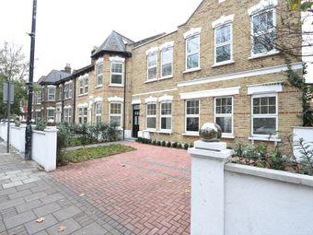 2 Bedrooms Flat for rent in West Green Road, London N15